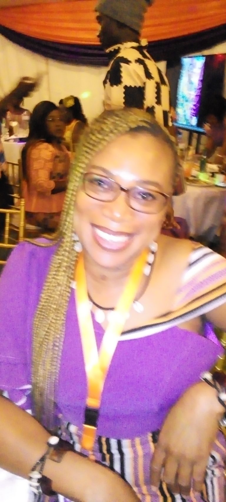 Leadership féminin : Édith Dah, la 1ère et la seule Femme Enseignante ...